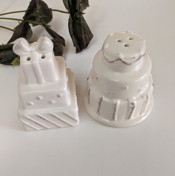 unbranded | Other | Ceramic Wedding Cake Salt And Shakers Rustic New ...